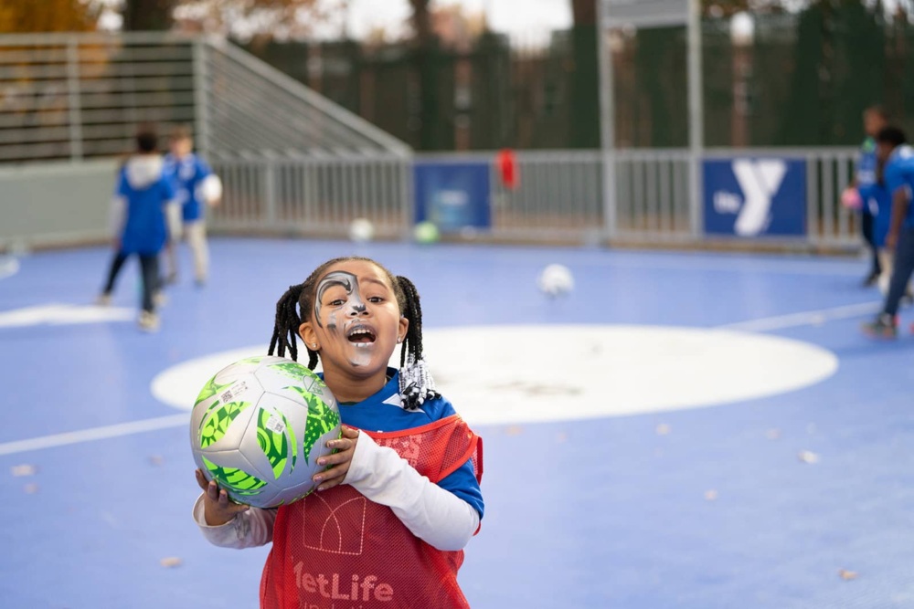 A new place to play with MetLife Foundation & Roxborough YMCA - U.S ...